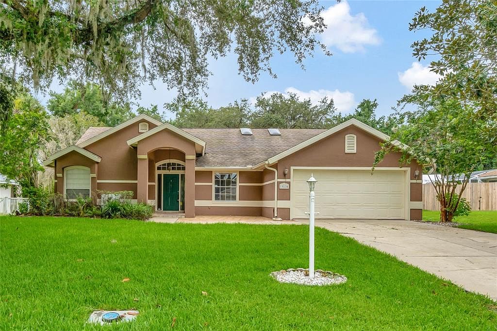 10136 Silver Bluff Dr, Leesburg, FL 34788 | MLS #G5084598 | Zillow