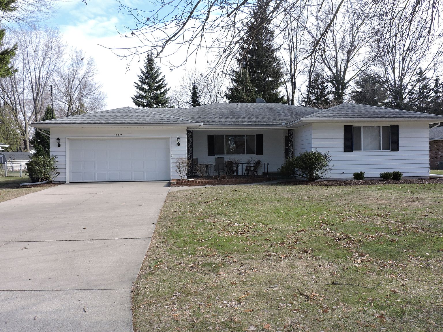 1117 Lyn Rd, Bowling Green, OH 43402 | Zillow