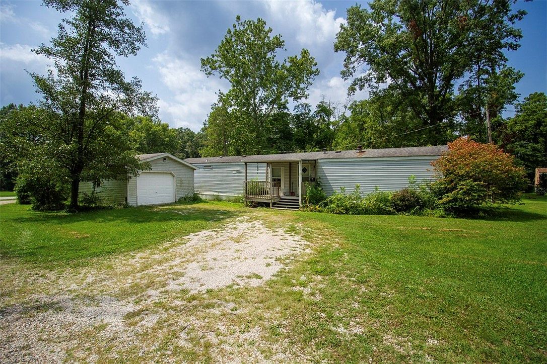 25542 E Us Highway 40, Dennison, IL 62423 | Zillow