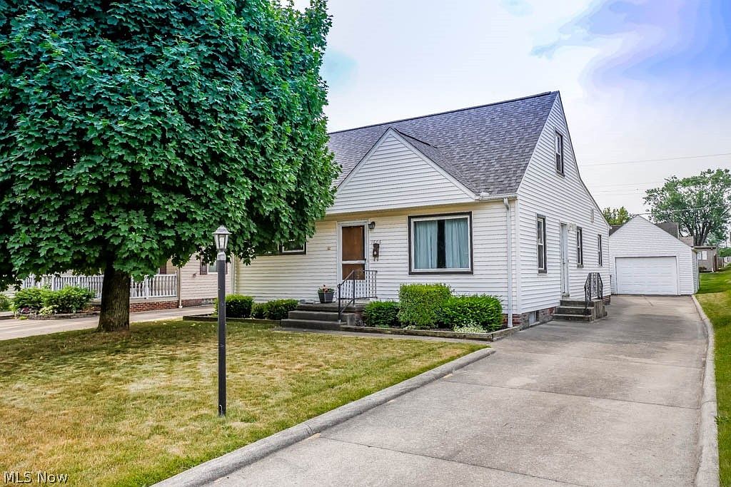 1606 33rd St NE, Canton, OH 44714 | Zillow