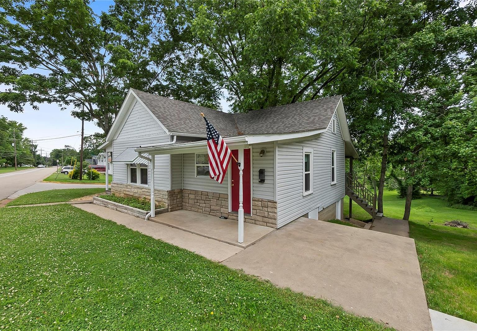 1104 Old Cape Rd, Jackson, MO 63755 | Zillow