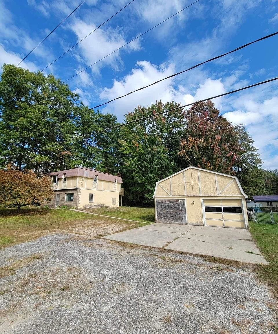 820 N Clare Ave, Harrison, MI 48625 | MLS #50124207 | Zillow