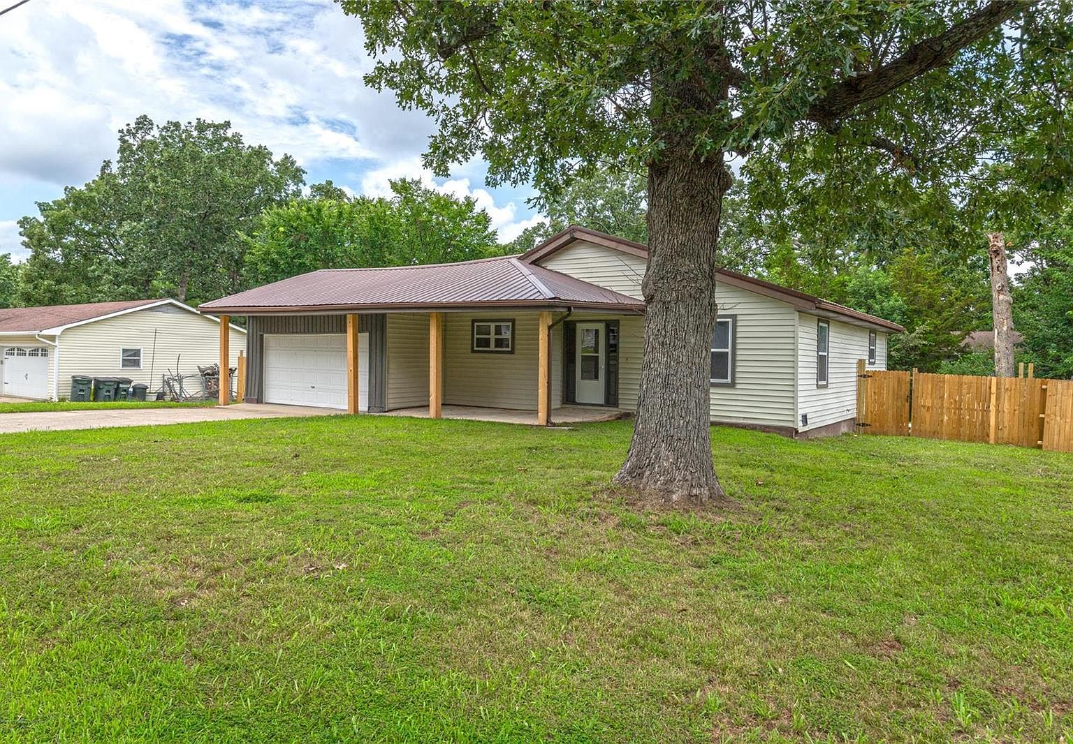 105 Story St, Waynesville, MO 65583 | MLS #24045485 | Zillow