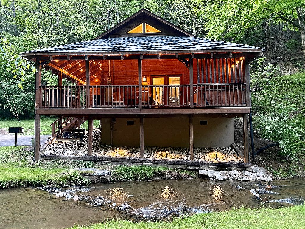 347 Caney Creek Rd, Pigeon Forge, TN 37863 | Zillow