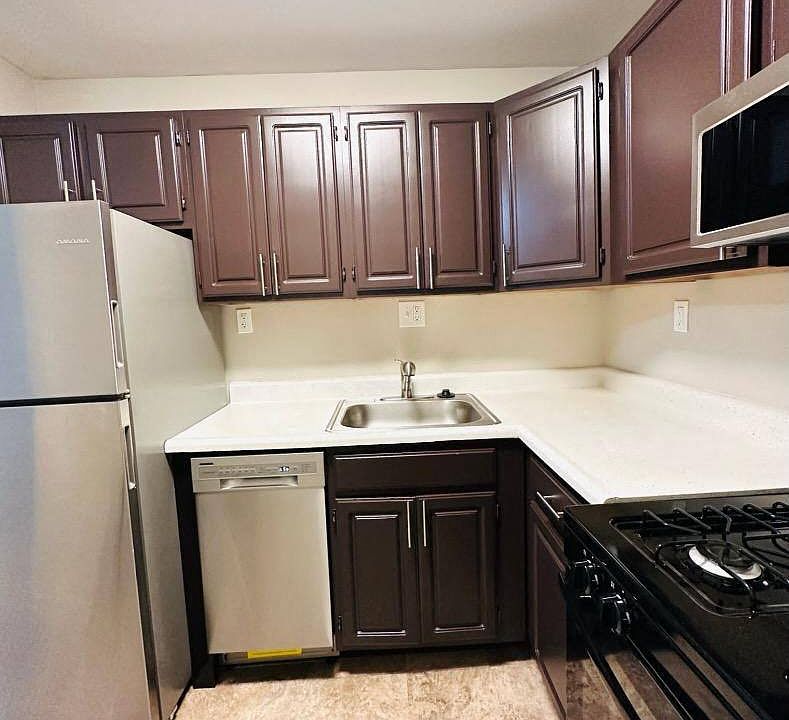 Cheverly Crossing Apartments - 3839 64th Ave Hyattsville MD | Zillow