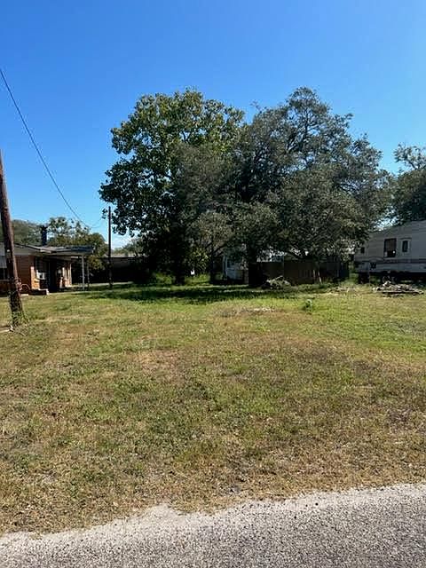 922 N Kossuth St, Rockport, TX 78382 | Zillow