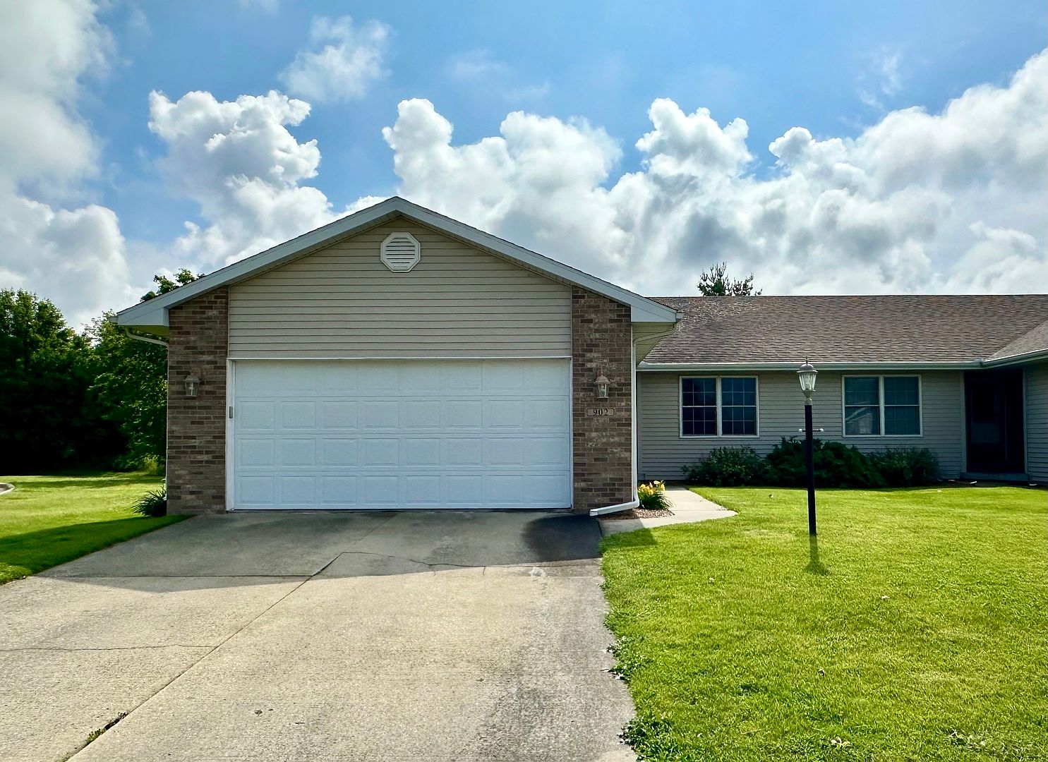 902 Waters Edge Rd #902, Champaign, IL 61822 | Zillow