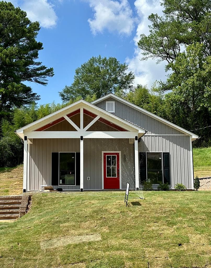507 Calhoun St, Water Valley, MS 38965 | MLS #158408 | Zillow