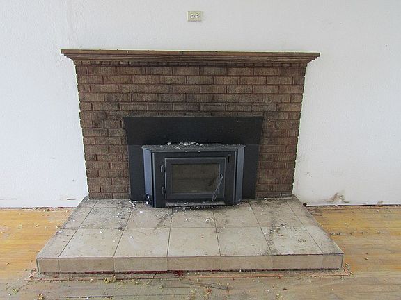 545 SE Evergreen Ave, Redmond, OR 97756 | Zillow