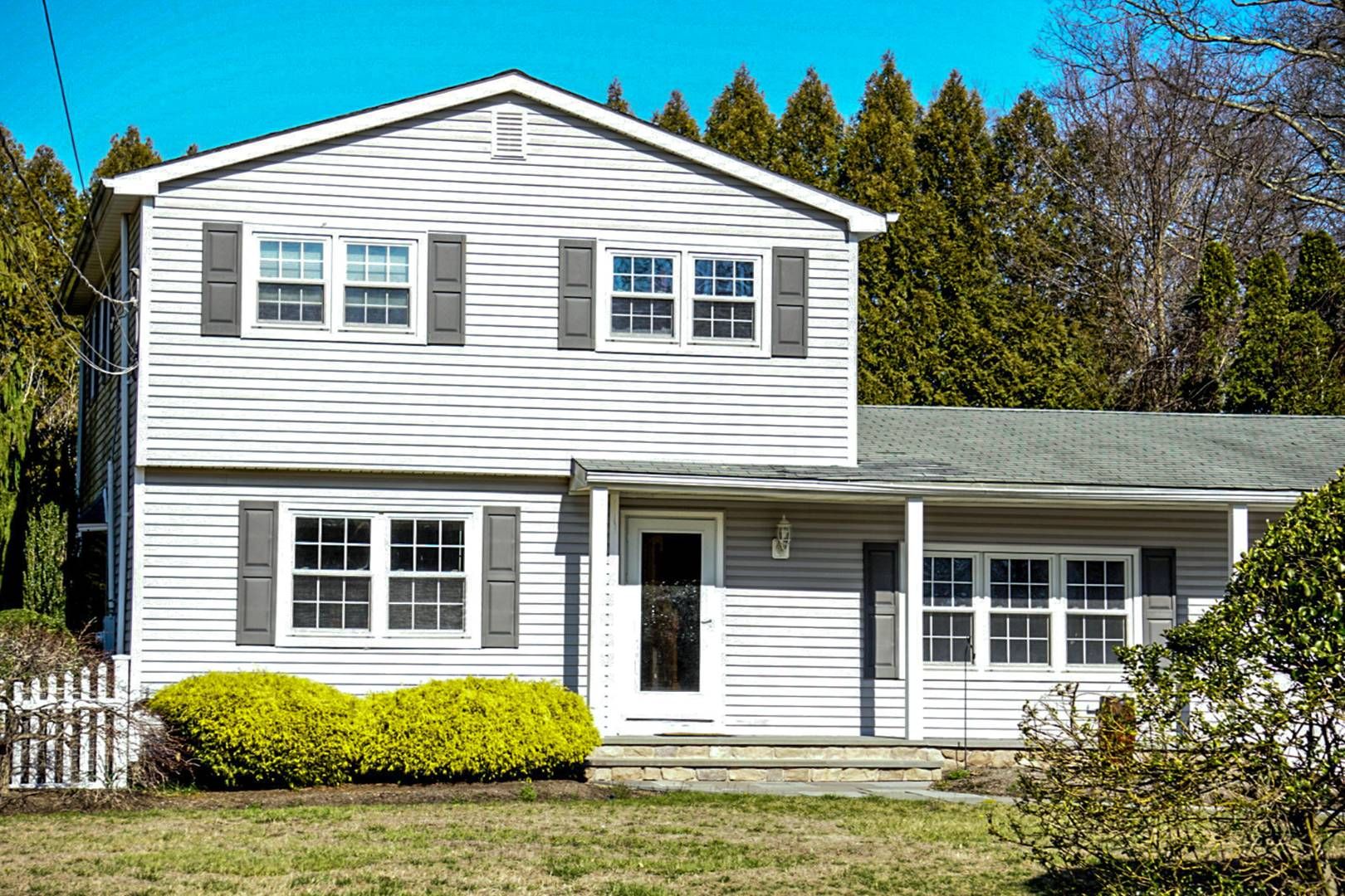 8 Ballman Ct, Riverhead, NY 11901 | Out East