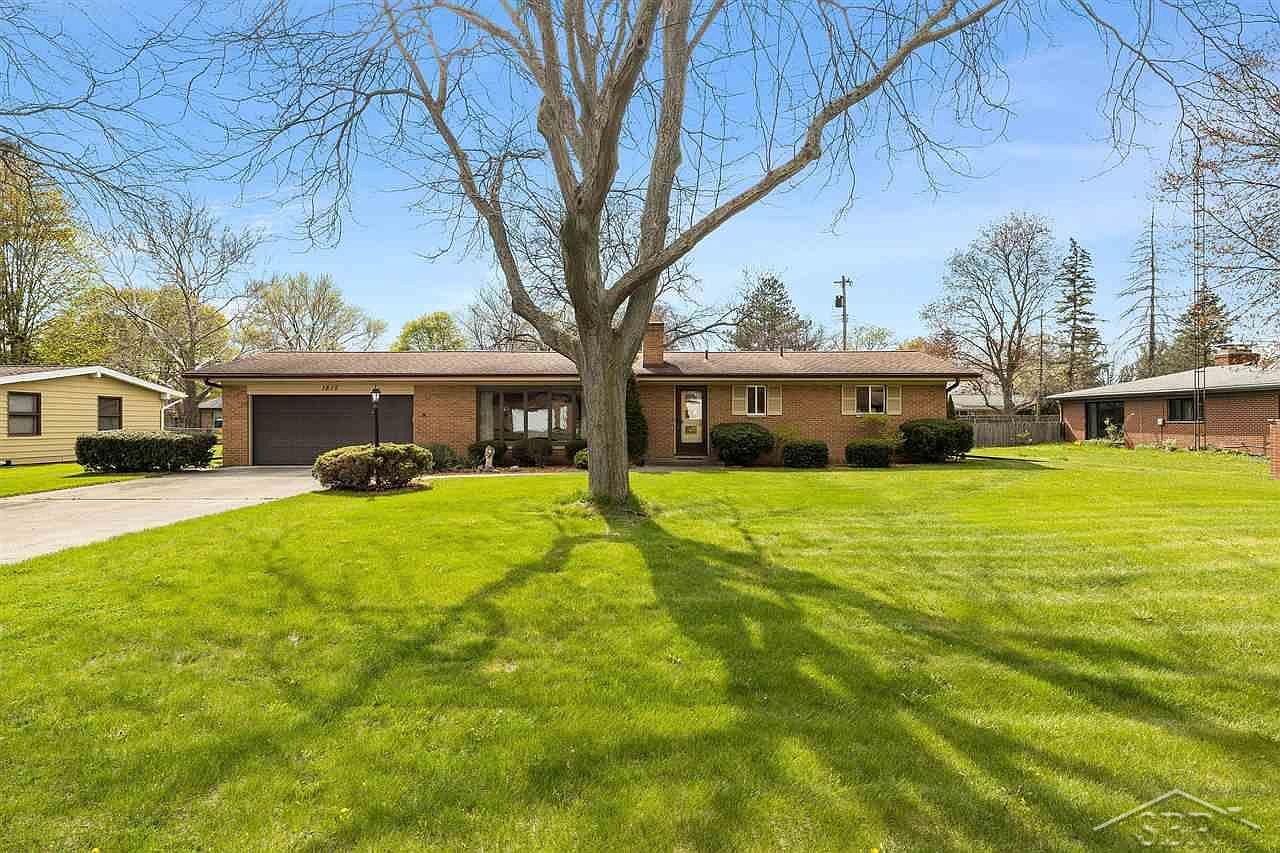 1815 Wenonah Ln, Saginaw, MI 48638 | Zillow