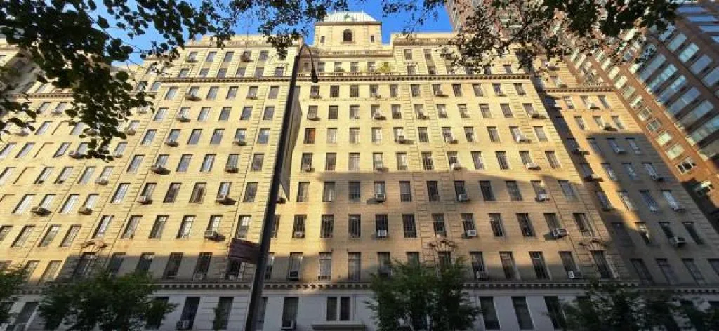 333 West 56th Street #2M in Hell's Kitchen, Manhattan | StreetEasy