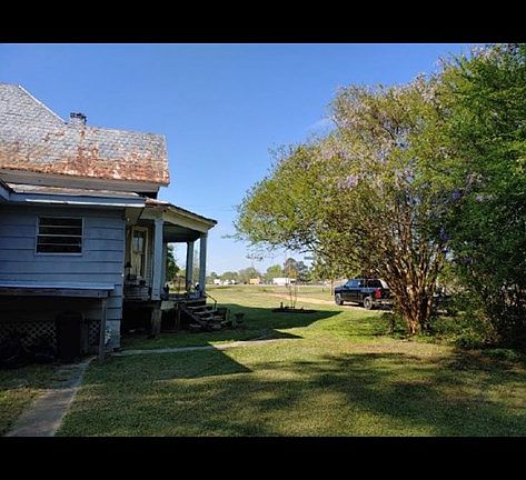 1044 Broad St, Georgetown, MS 39078 | MLS #137504 | Zillow