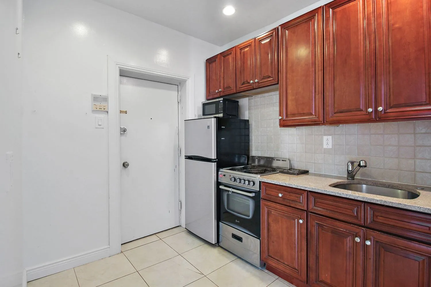 120 Thompson Street #8 in Soho, Manhattan | StreetEasy