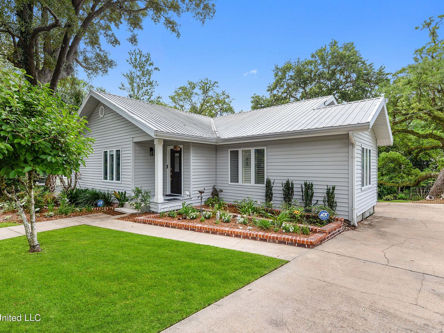 1408 Calhoun Ave, Ocean Springs, MS 39564 | Zillow
