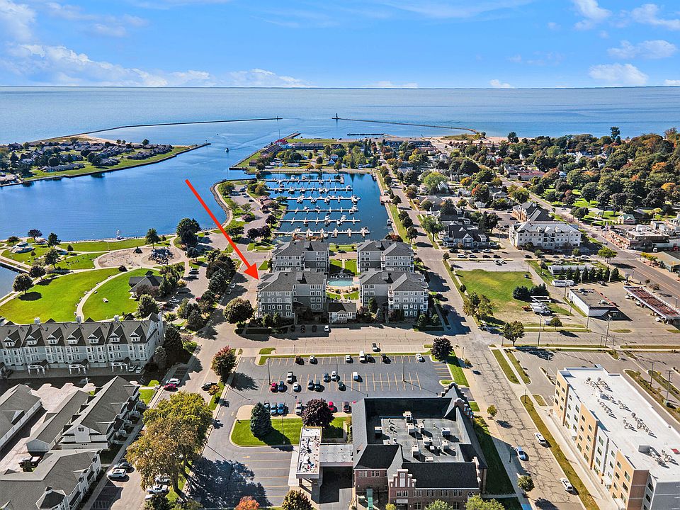 208 S Robert St UNIT 10, Ludington, MI 49431 | Zillow