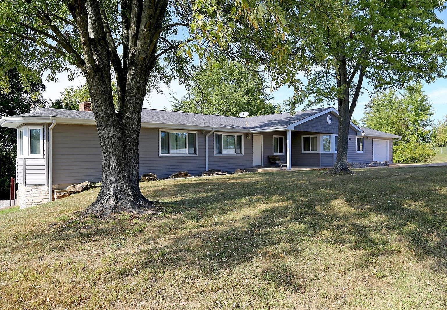 3425 High Ridge Blvd, High Ridge, MO 63049 | Zillow