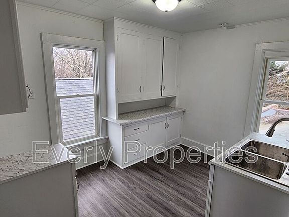 1664 N Wisconsin St APT 2, Racine, WI 53402 | Zillow