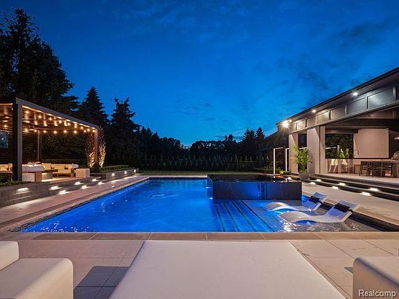 600 Chase Ln, Bloomfield Hills, MI 48304 | MLS #20240074659 | Zillow