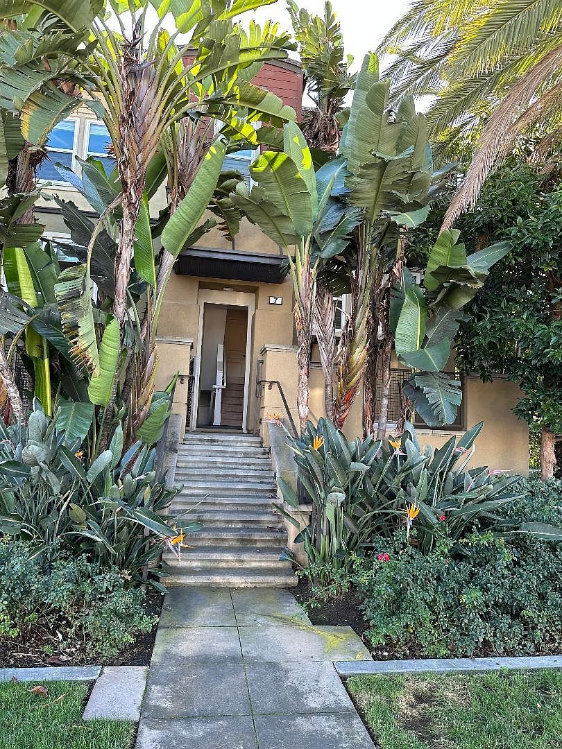 7 Bluefin Ct, Newport Beach, CA 92663 | Zillow