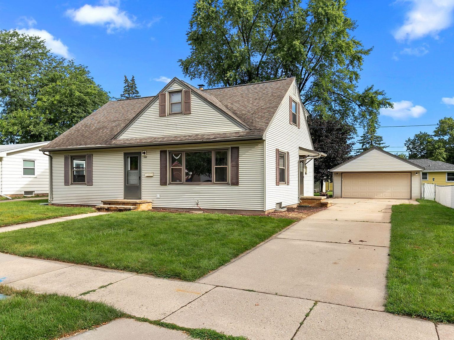 1802 E Marquette St, Appleton, WI 54911 | Zillow