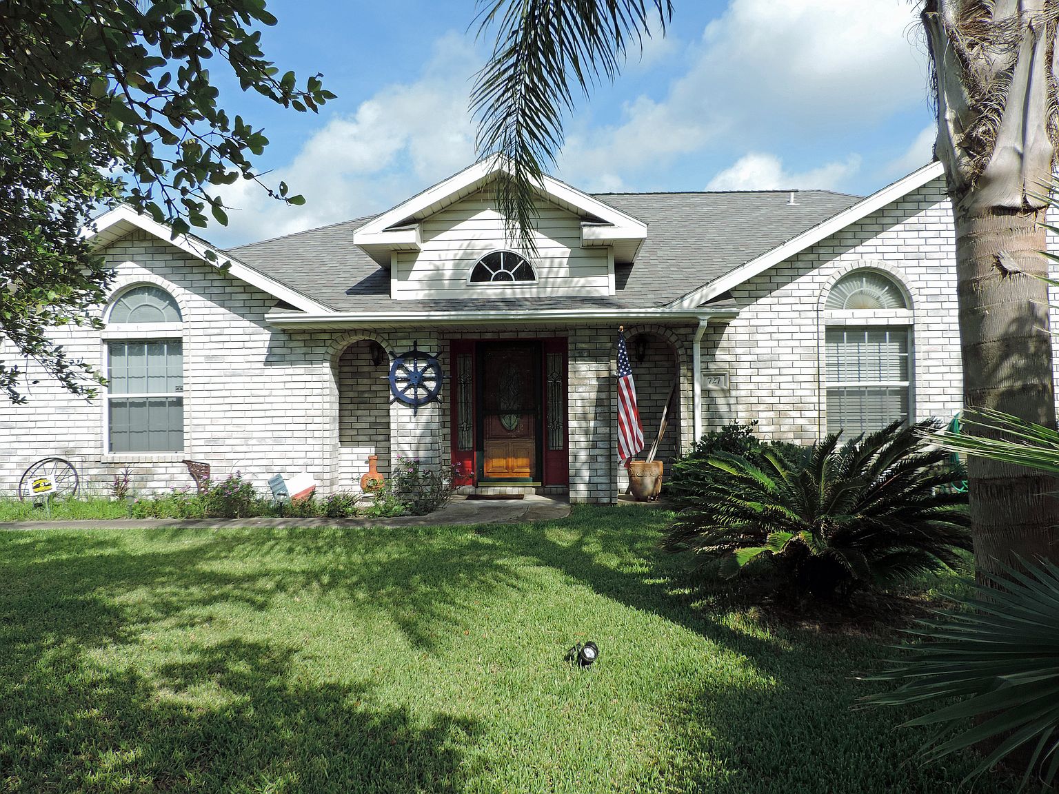 727 S Kossuth St, Rockport, TX 78382 | Zillow