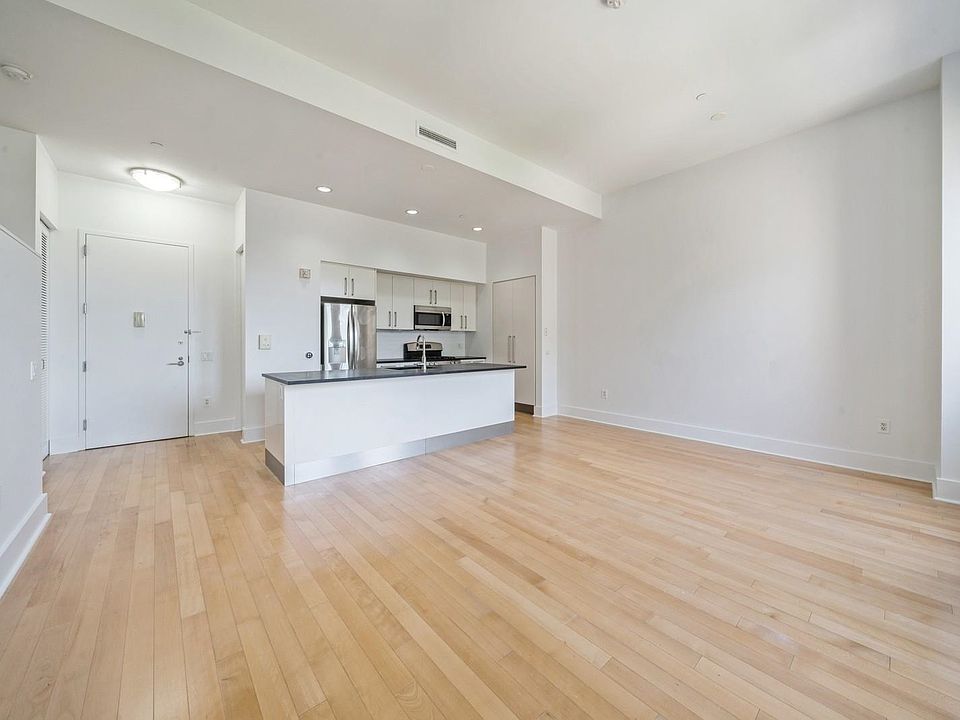 4 Beacon Way APT 210, Jersey City, NJ 07304 | Zillow