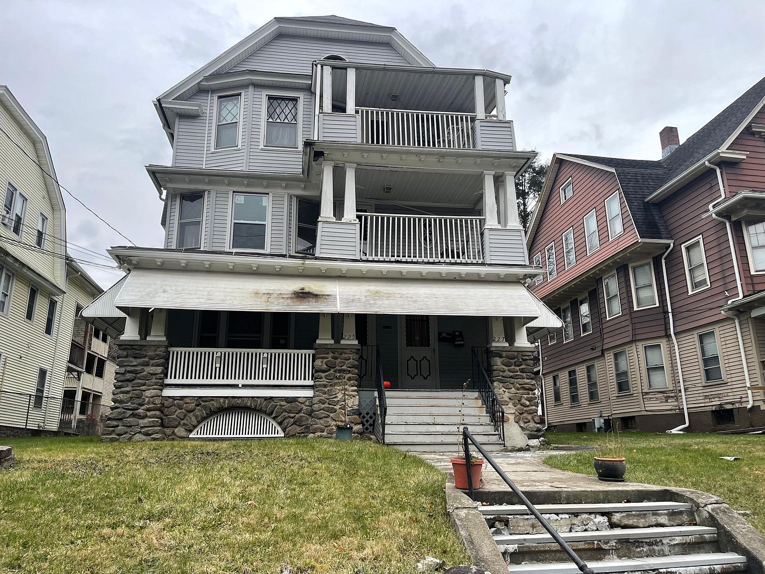 225 Robbins St #2, Waterbury, CT 06708 | Zillow