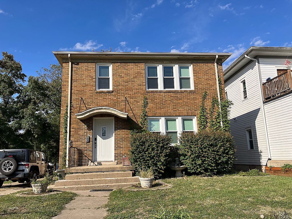 562 W Main St, Decatur, IL 62522 | Zillow