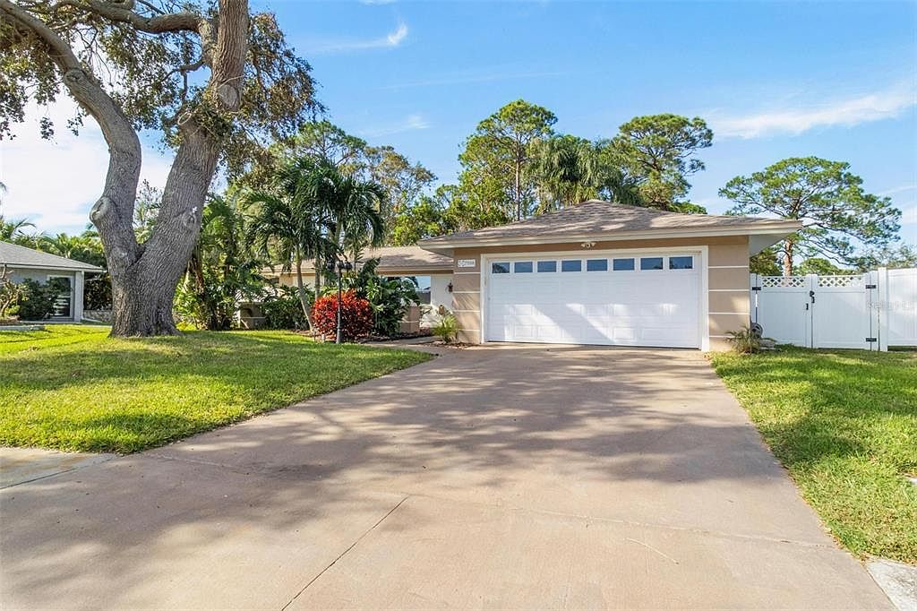 7598 132nd St, Seminole, FL 33776 | Zillow