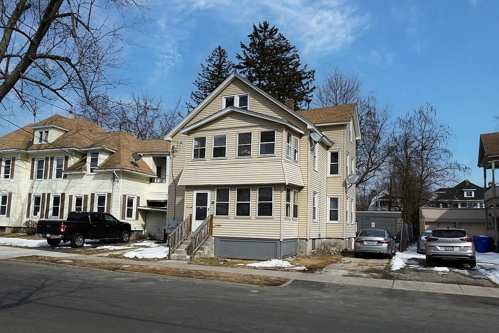 13 Bristol St, Springfield, MA 01109 | Zillow