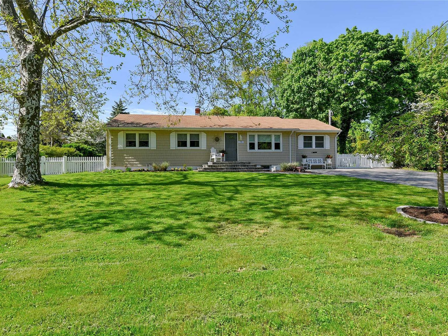 170 Ruth Rd, Mattituck, NY 11952 | Zillow