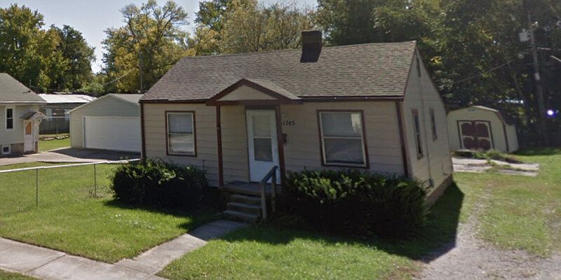 1745 E Lawrence St, Decatur, IL 62521 | Zillow