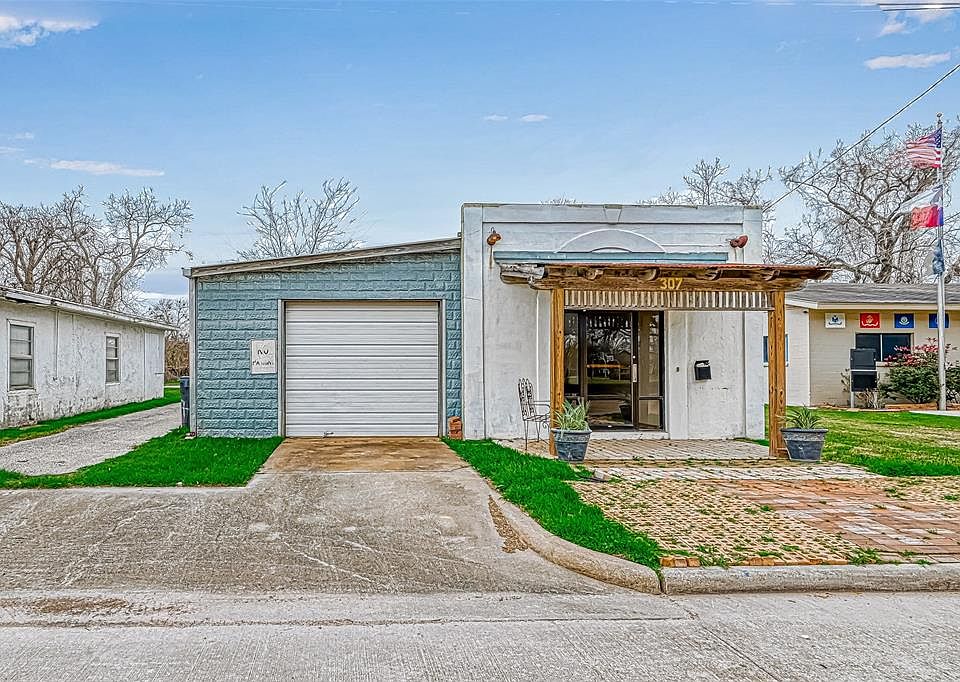 307 Ulrich St, Sugar Land, TX 77498 | MLS #73188238 | Zillow