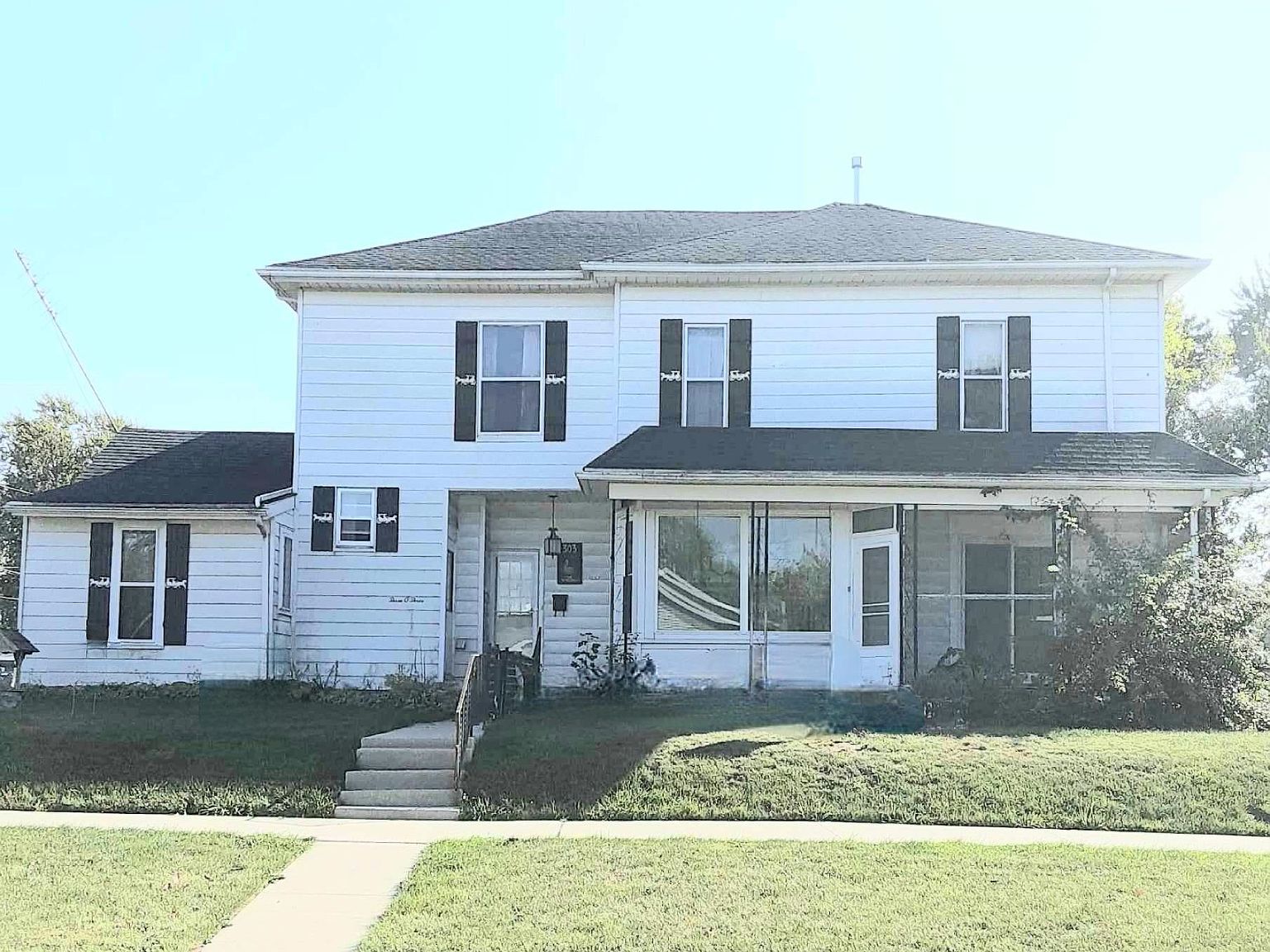 303 S Lee St, Garrett, IN 46738 | Zillow