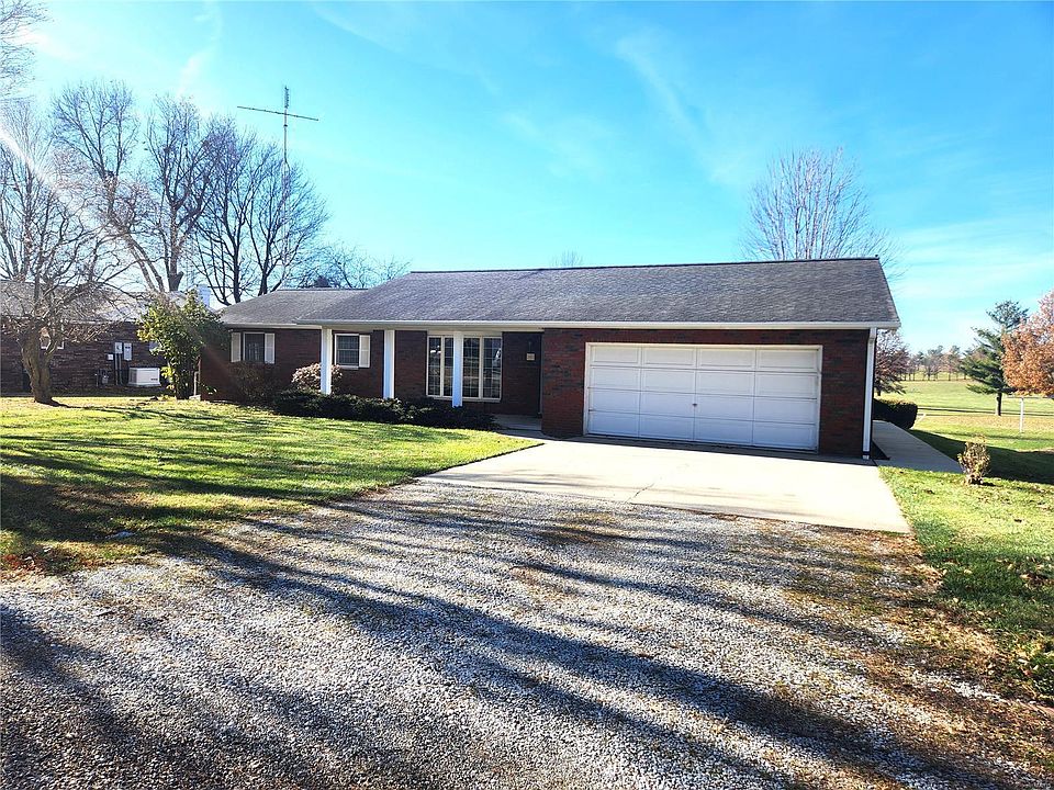 108 Maple St Raymond IL | Zillow - Apartments for Rent in Raymond