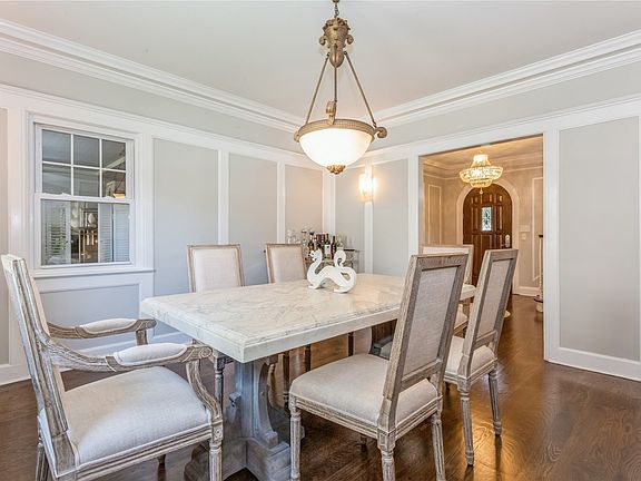 135 Mayfair Ave, Floral Park, NY 11001 | MLS #3410099 | Zillow