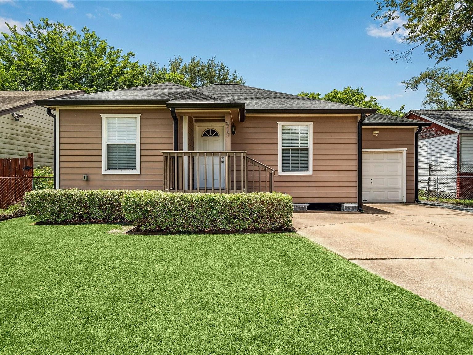 910 Hahlo St, Houston, TX 77020 | Zillow