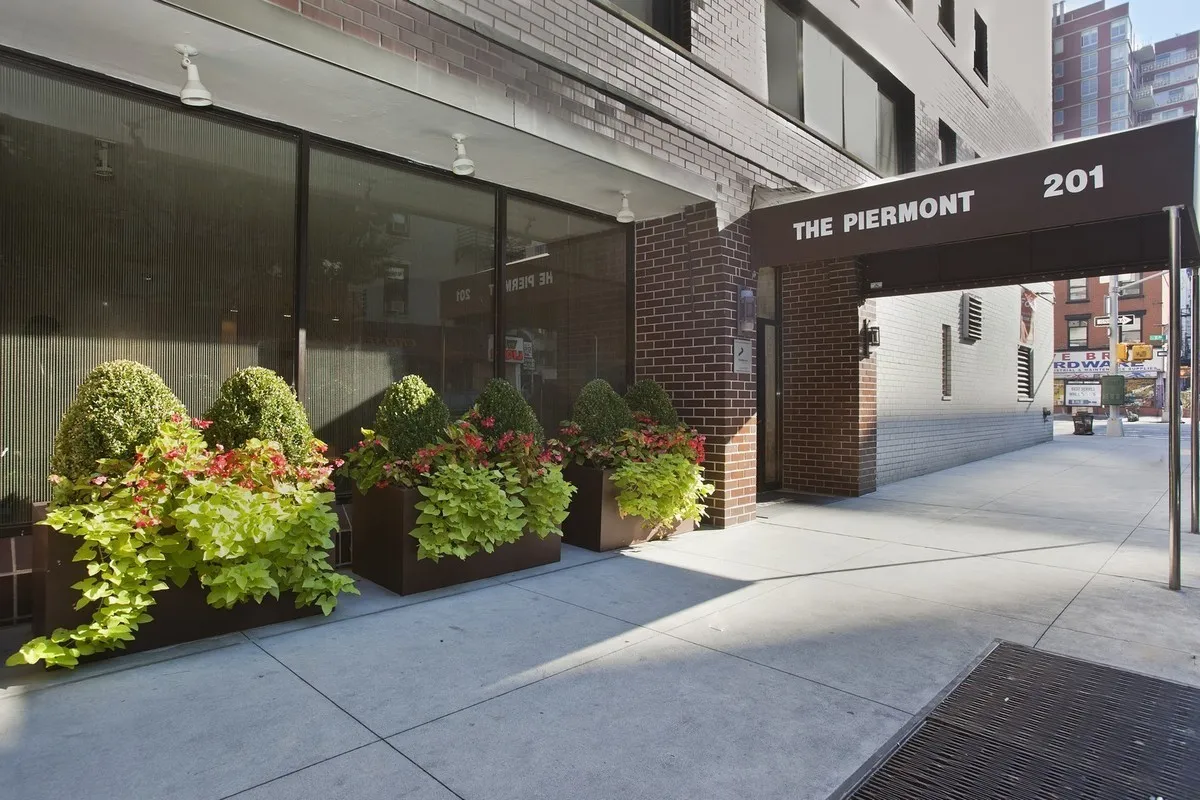 The Piermont at 201 West 21st Street in Chelsea : Sales, Rentals ...