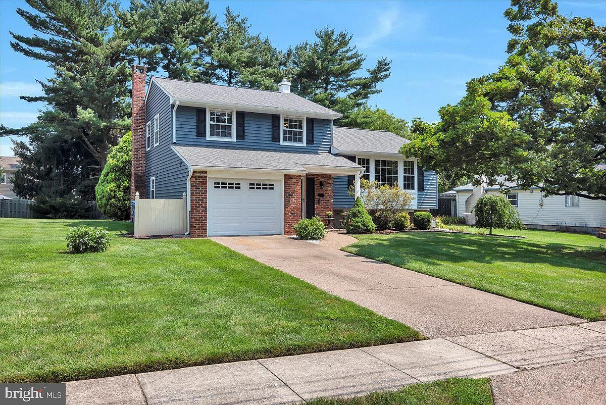 11 Lamp Post Ln, Cherry Hill, NJ 08003 | Zillow