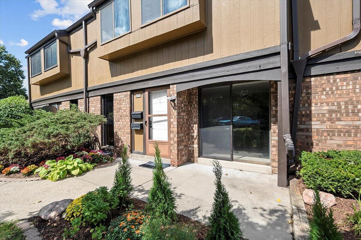 8678 North Servite DRIVE, Milwaukee, WI 53223 | MLS #1932353 | Zillow