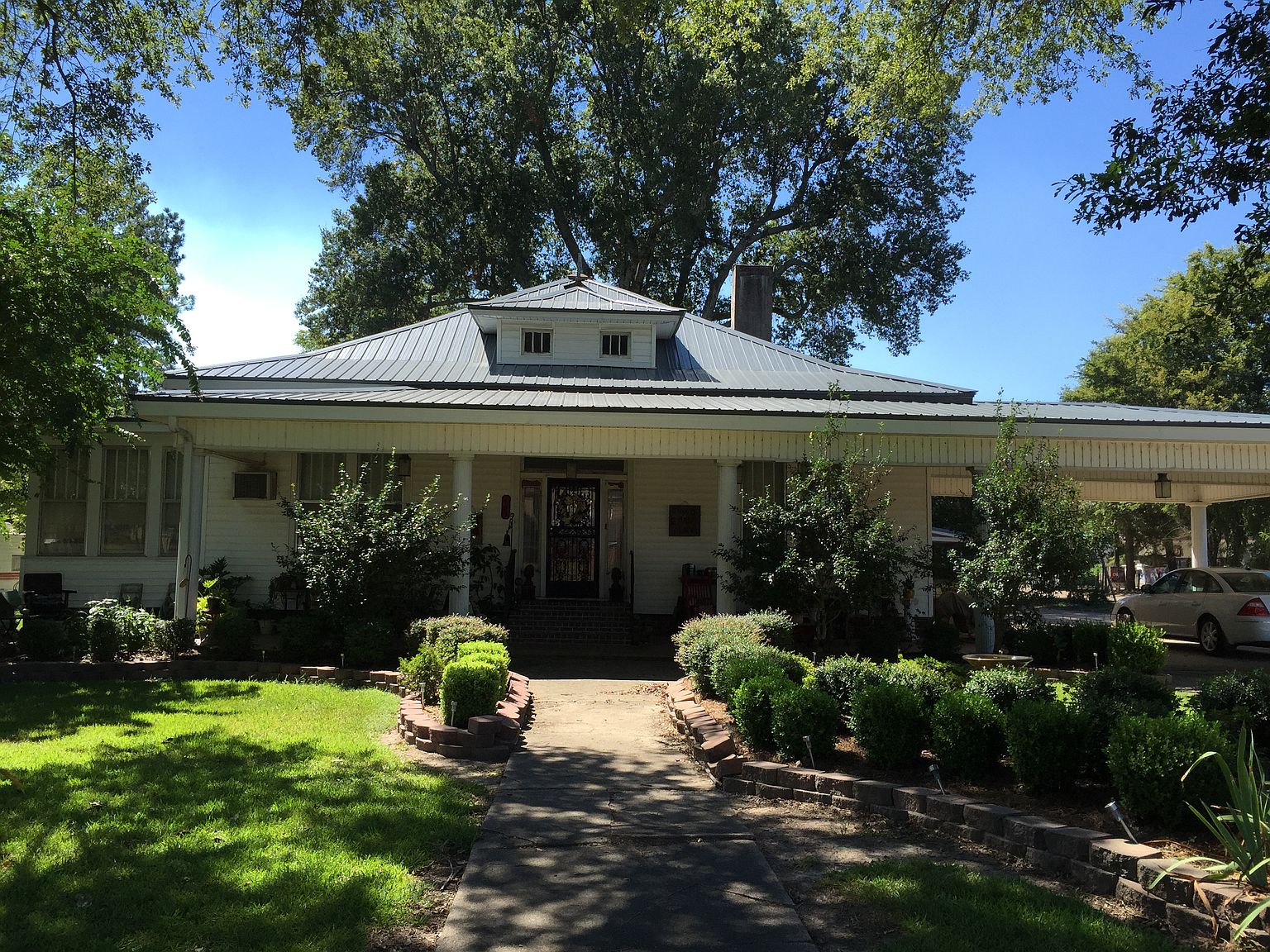 114 S Railroad Ave, Sumner, MS 38957 | Zillow