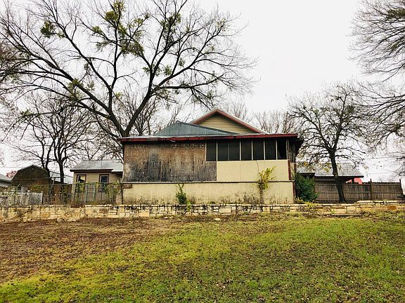 606 E Main St, Hamilton, TX 76531 | MLS #11213029 | Zillow