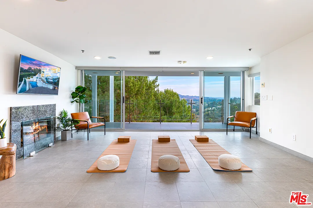 Abandoned: Inside Mary J. Blige's Former Hollywood Hills Mansion ...