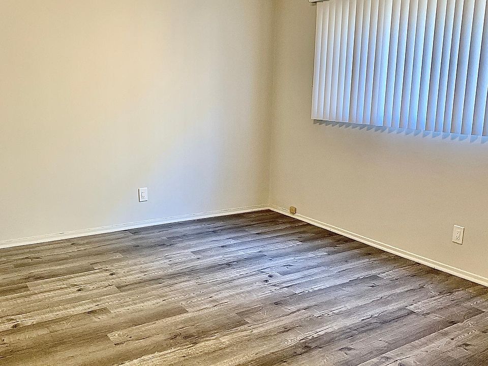 11555 Riverside Dr APT 4, North Hollywood, CA 91602 | Zillow