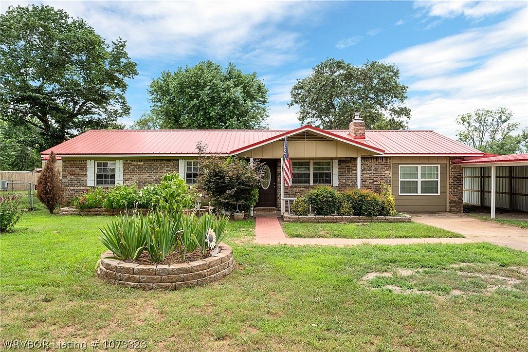 1709 N Maple St, Sallisaw, OK 74955 | MLS #1073323 | Zillow