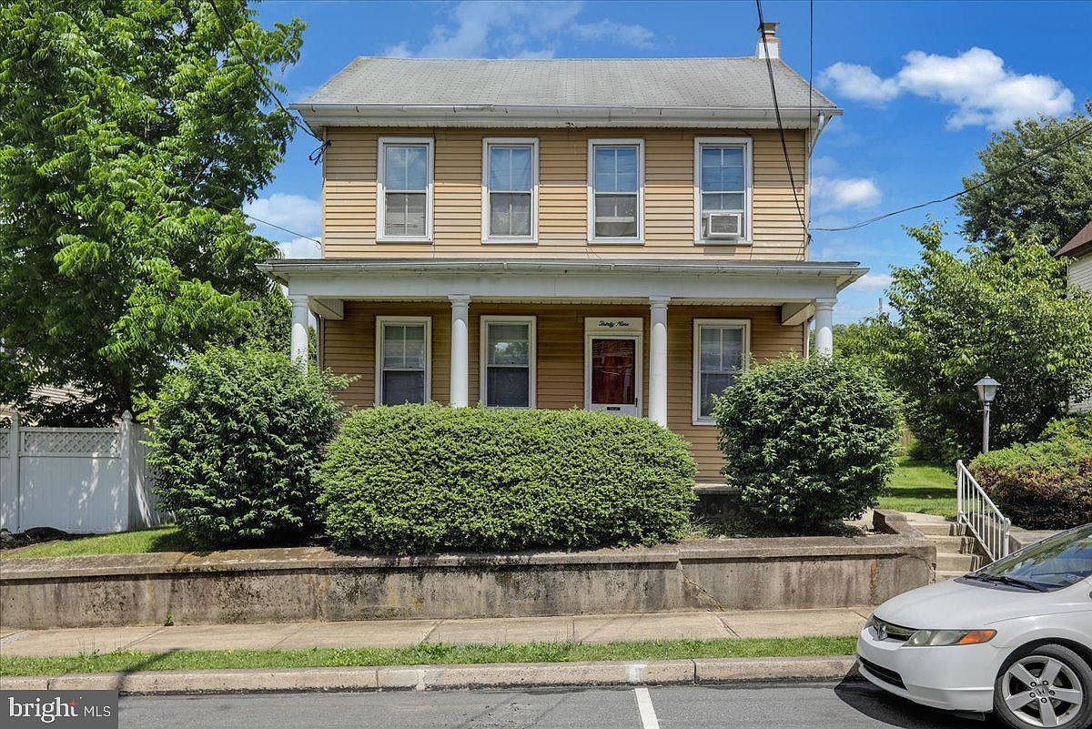 39 Main St, Mohnton, PA 19540 | Zillow
