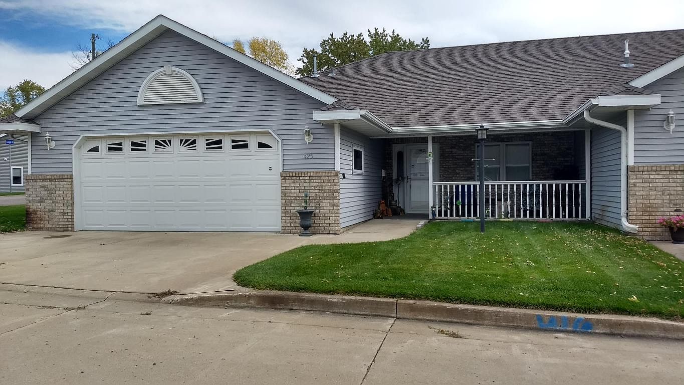425 3rd St SW, Jamestown, ND 58401 | Zillow