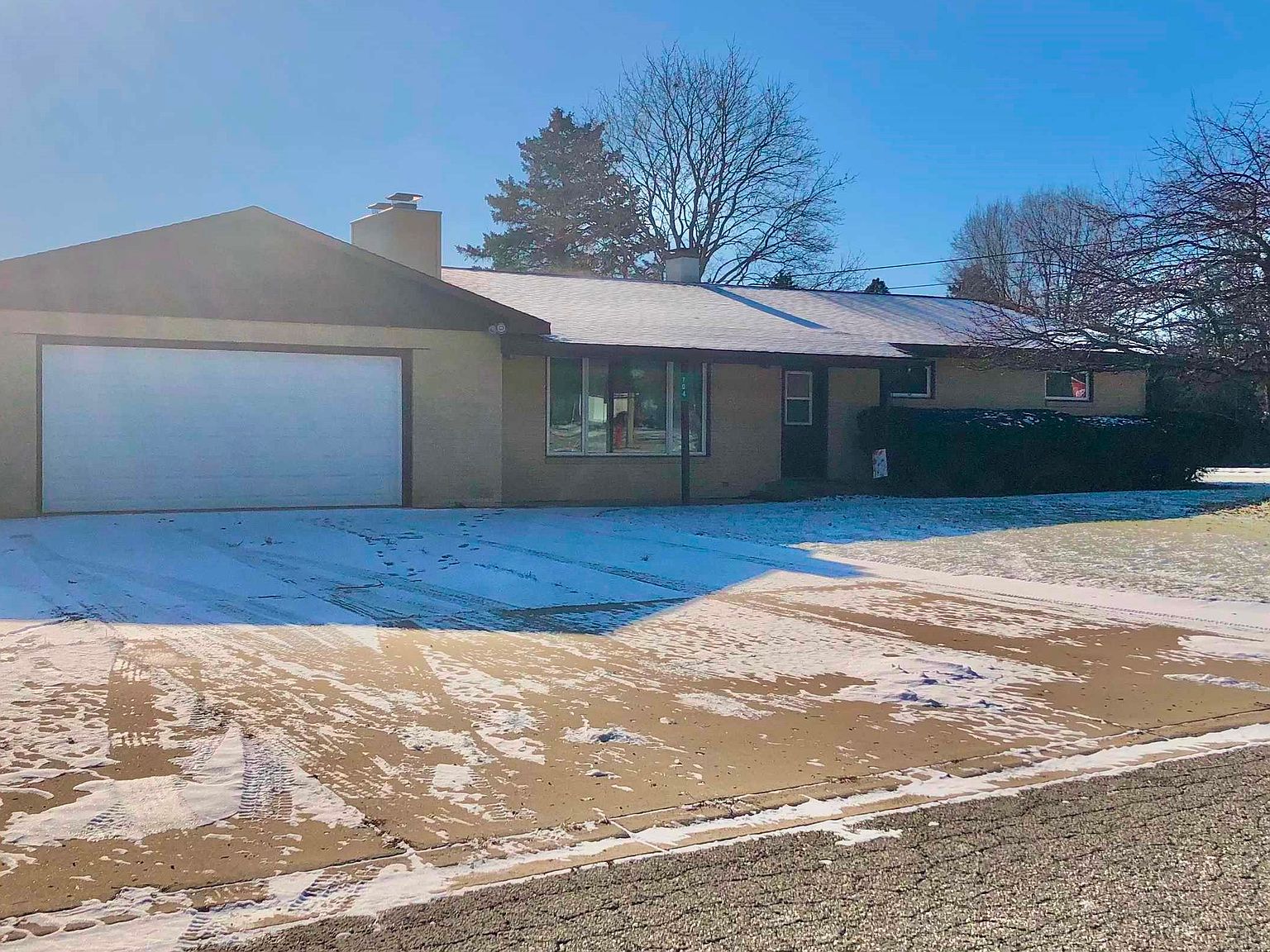 704 Orchard Ave, Clare, MI 48617 | Zillow