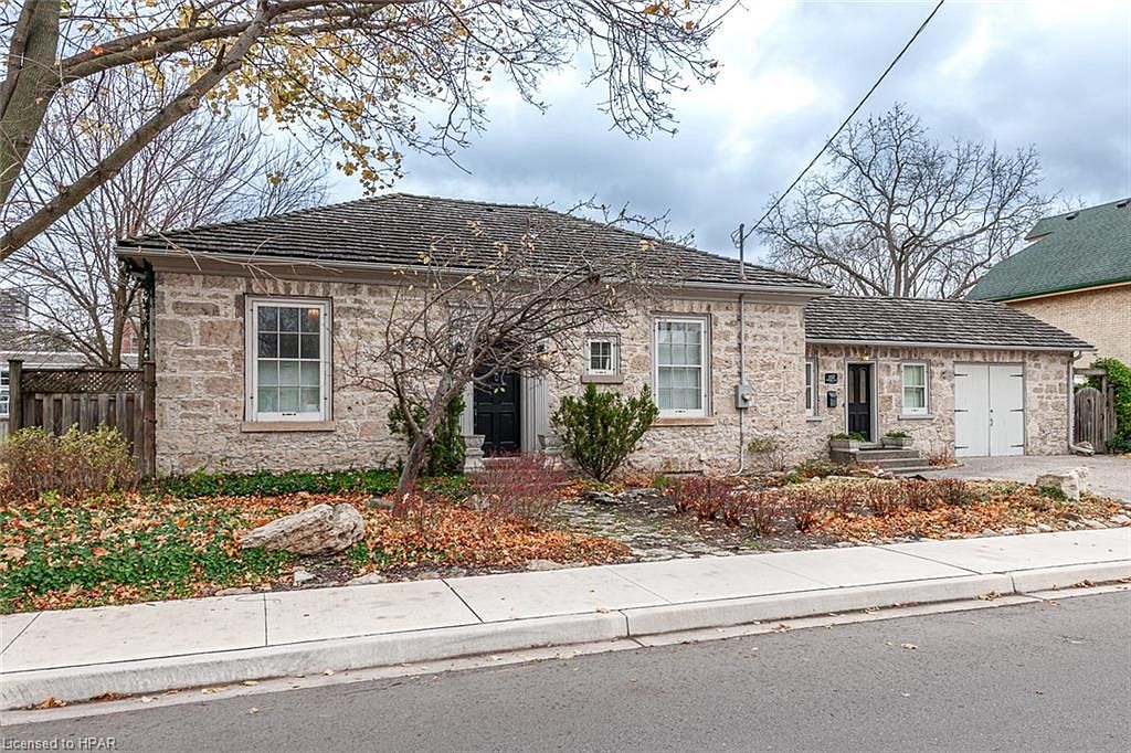 137 Grand Ave S, Cambridge, ON N1S 2M1 | MLS #40676523 | Zillow